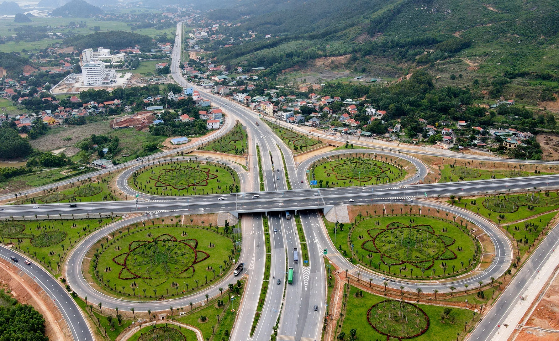 Minh Khai interchange - Infrastructure Global